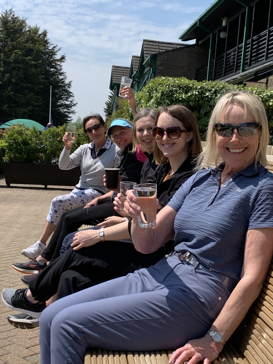 GolfingGirl Ladies Get into Golf group lessons - Sarah Bennett Golf